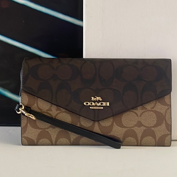 Coach | Bags | Coach Long Travel Envelope Wallet In Blocked Signature ...